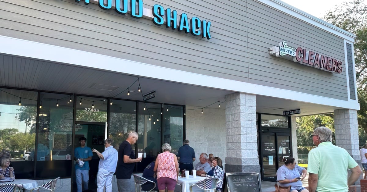 The Mouth-Watering Clam Cakes At This Seafood Shack Is Worth The Drive ...