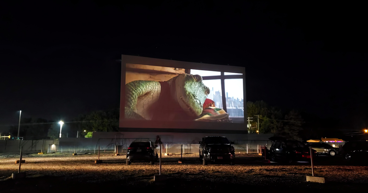 The Classic Drive-In Theater In Illinois That’s Totally Worth The Drive