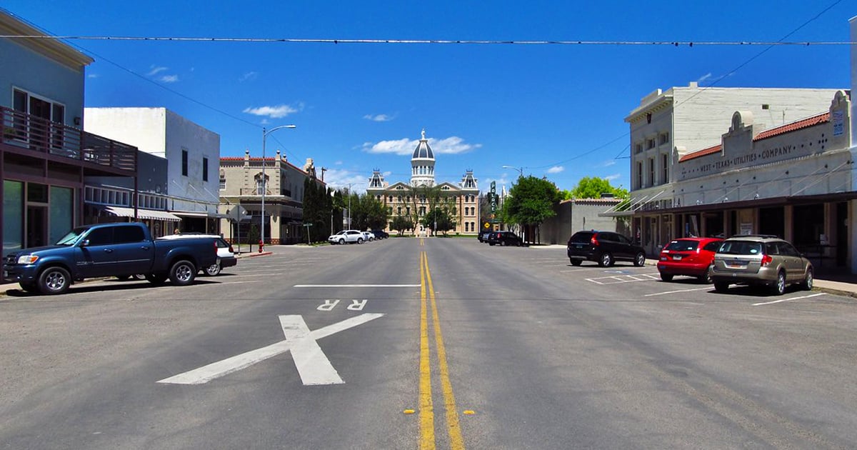 This Tiny Desert Town In Texas Will Melt All Your Stress Away