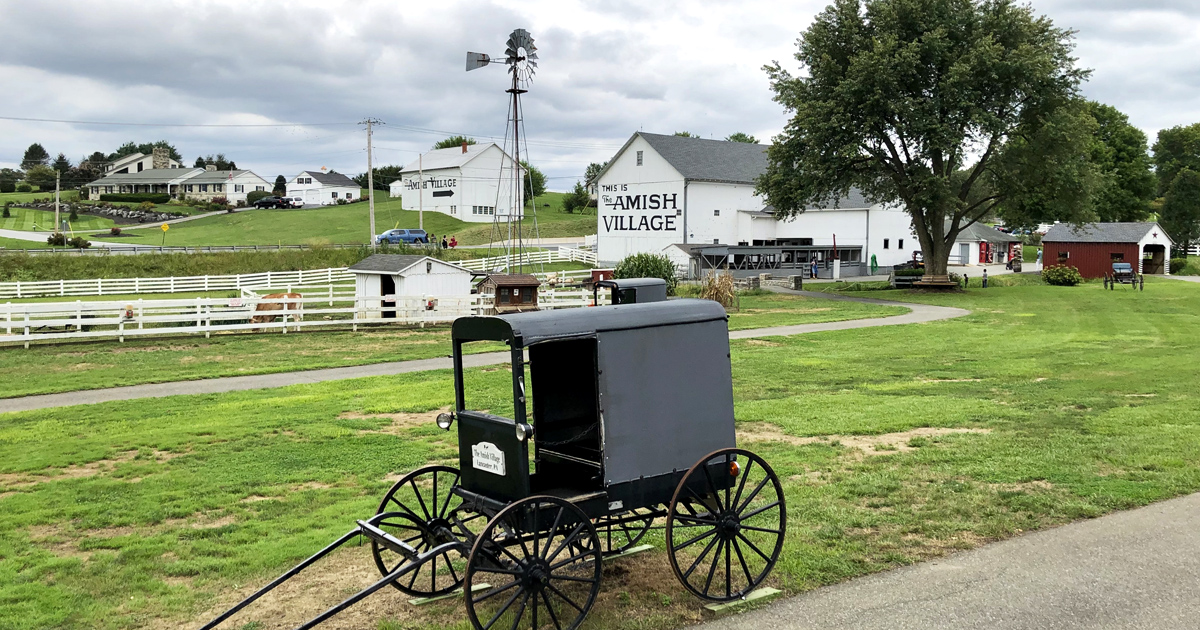 The Dreamy Amish Village In Pennsylvania That’s Made For Day Trips