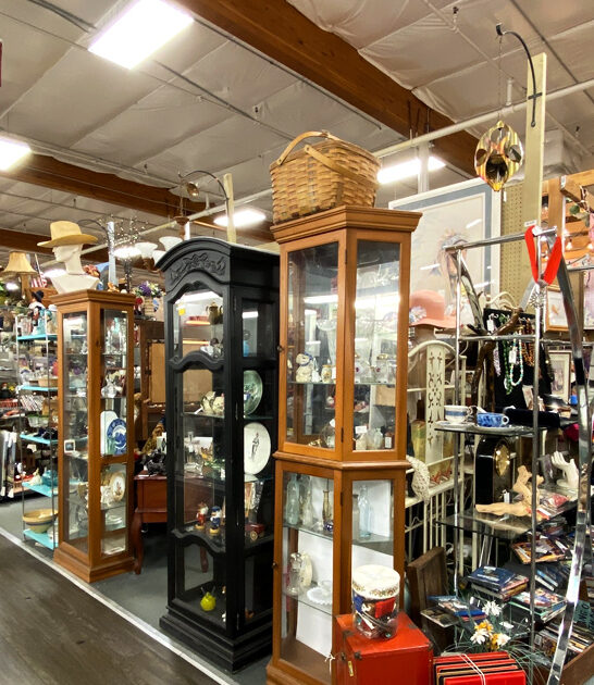 enormous arizona vintage store ftr