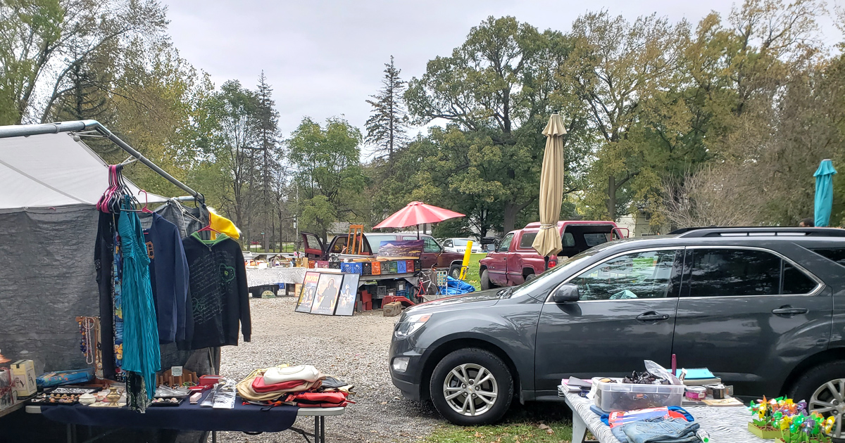 The Enormous Outdoor Bazaar In Michigan With Unbeatable Deals You’d ...