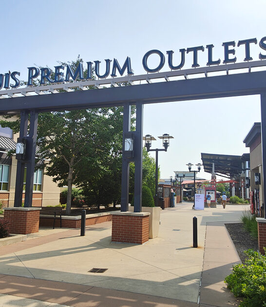 enormous-outlet-mall-missouri ftr