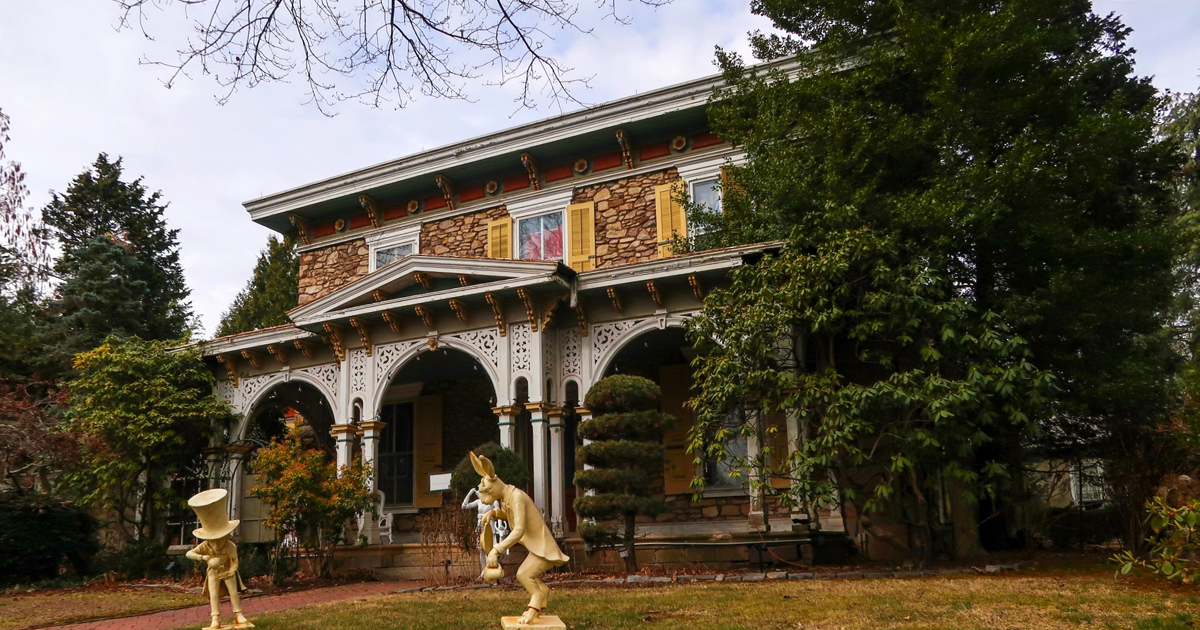 This Fascinating Vampire Museum In Pennsylvania Is Filled With Creepy ...