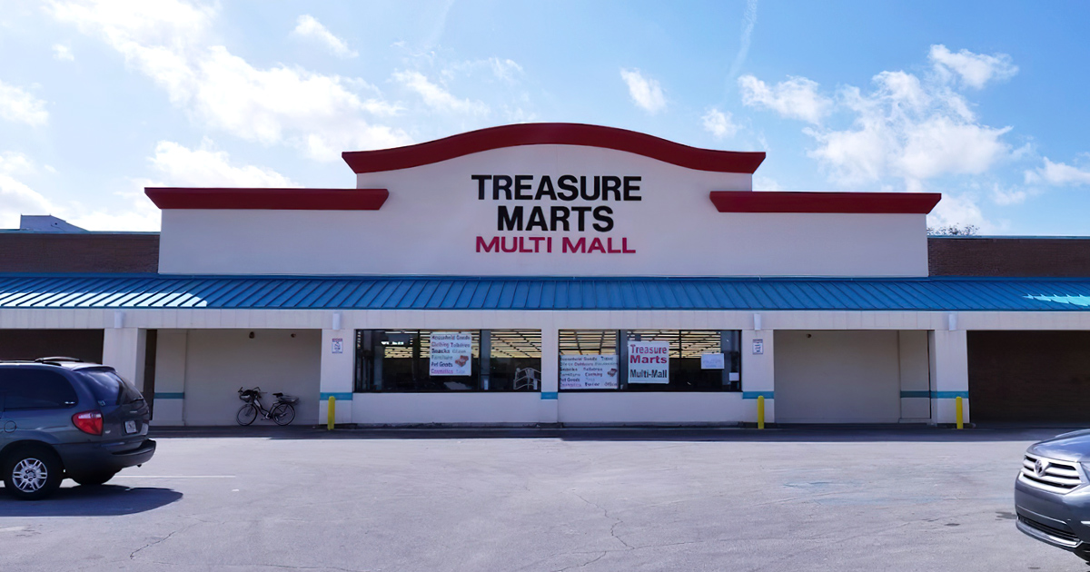 The Enormous Bazaar In Florida Where You Can Fill Your Trunk For $25