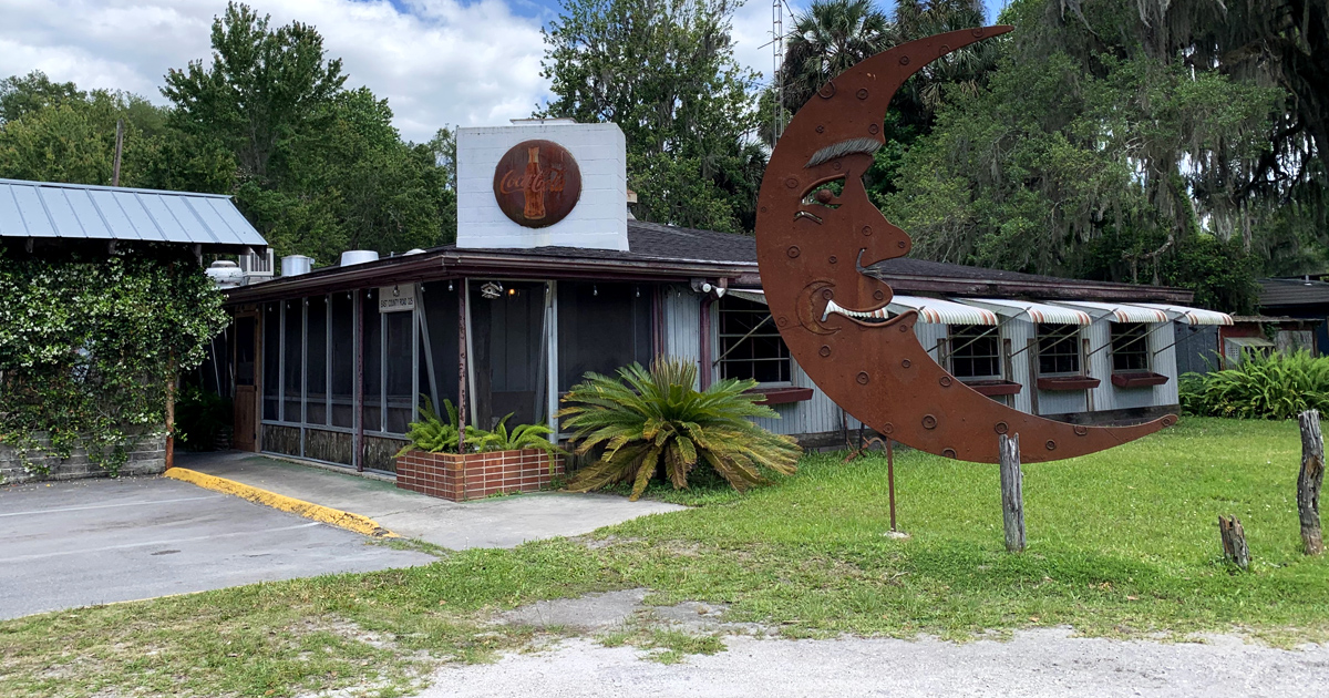 The Charming Restaurant In Florida Locals Swear Has The State’s Best ...