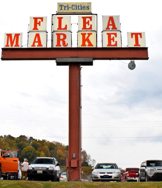 gigantic flea tennessee market ftr