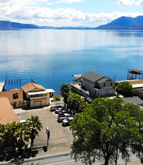 gorgeous lake town california ftr