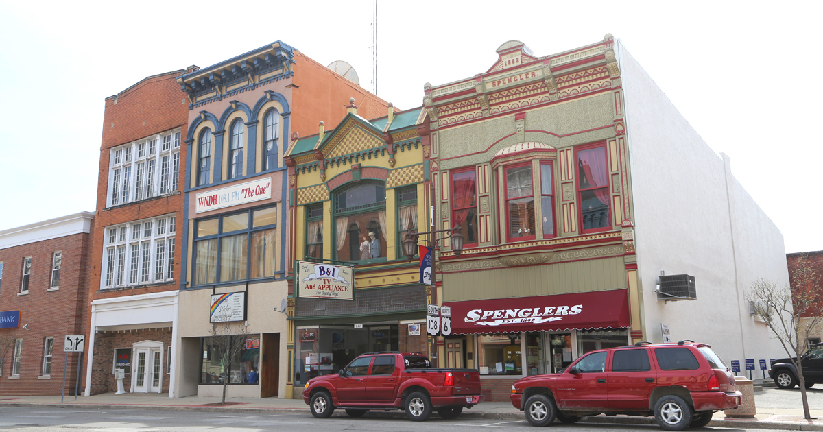 The Gorgeous Small Town In Ohio Where Life Seem To Move At A Slower Pace