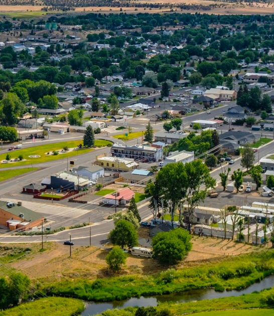 gorgeous towns oregon social ftr