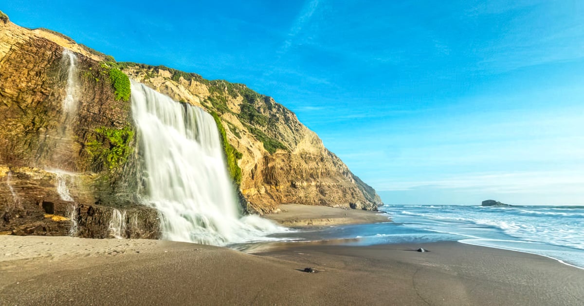 The Gorgeous 40-Foot Waterfall In California You’ve Probably Never Heard Of