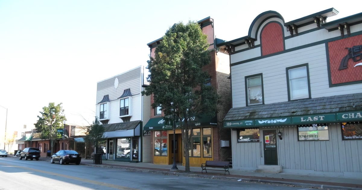 This Peaceful Town In Illinois Is The Perfect Place To Escape From It All