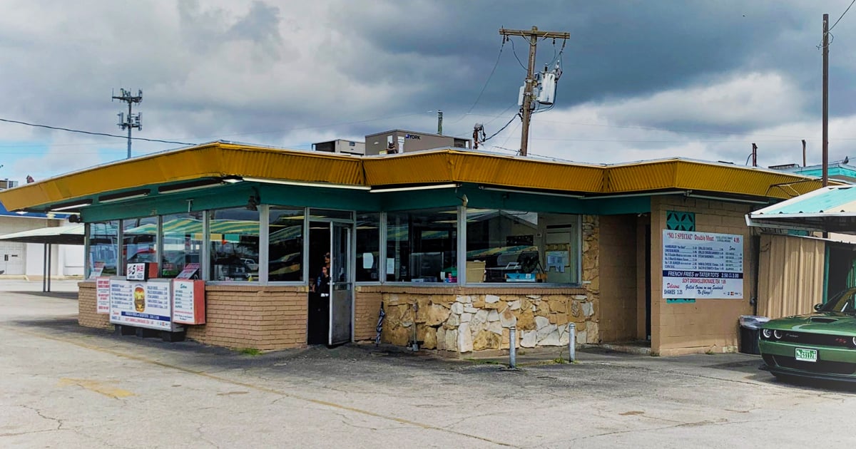 8 Legendary Burger Joints In Texas Only Locals Know About