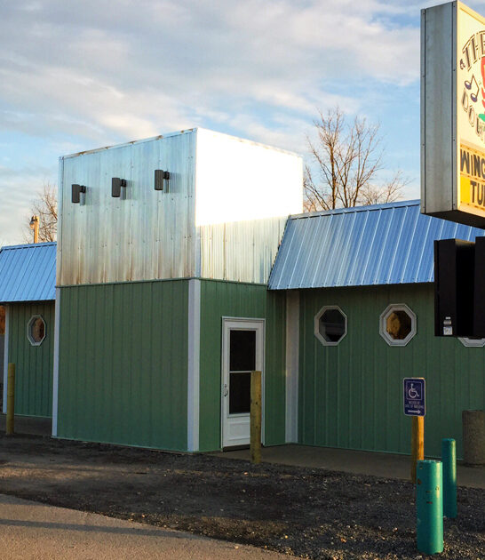 legendary seafood restaurants michigan ftr