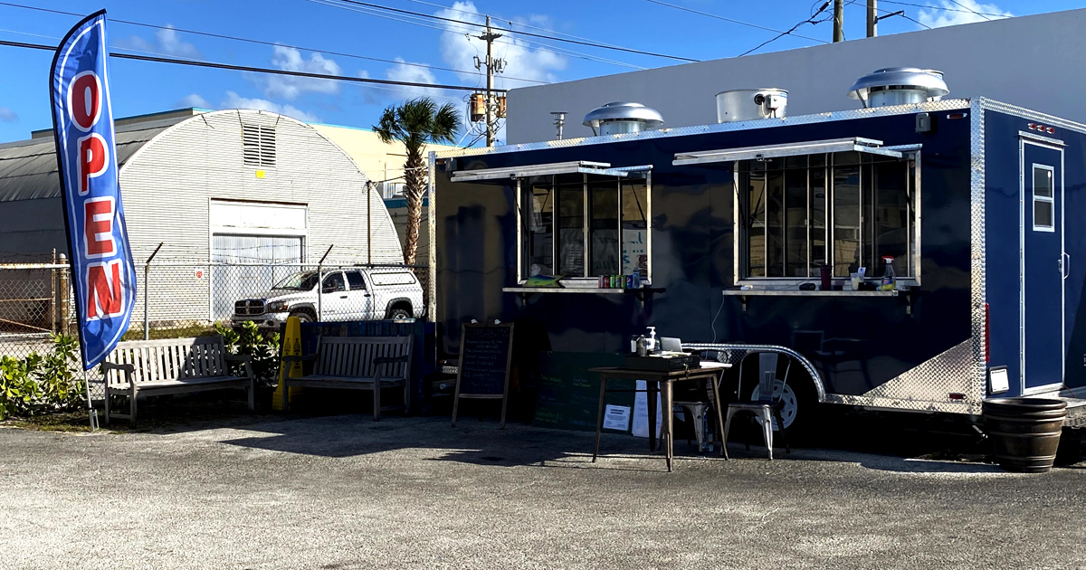 The Snapper At This Seafood Truck In Florida Is Out-Of-This-World Delicious