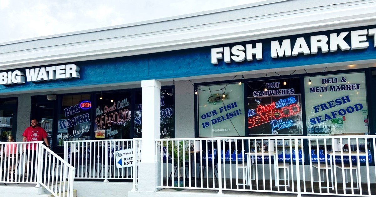 This Tiny Seafood Market In Florida Serves Up The Best Hush Puppies You ...