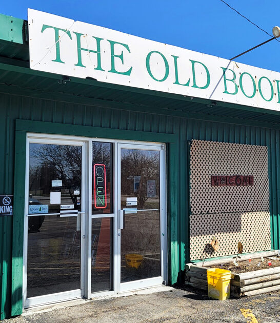 massive bookstore illinois ftr