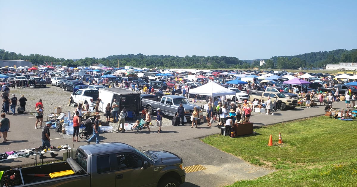 The Massive Flea Market In Pennsylvania Where You Can Lose Yourself For ...