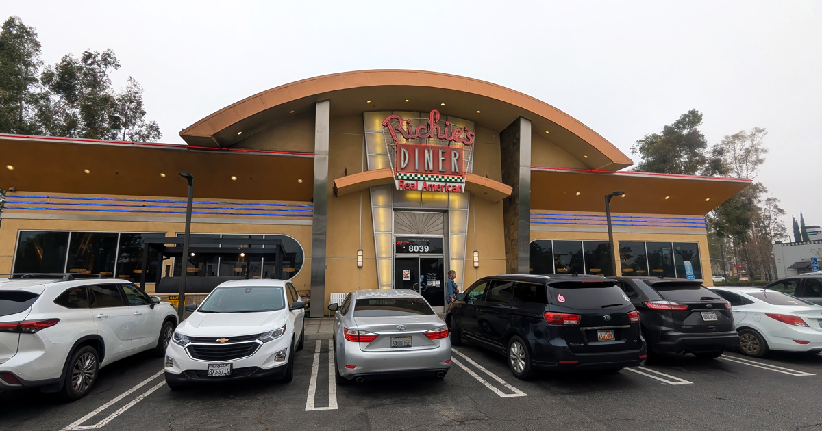 The Milkshakes At This Retro Diner In California Are Out-Of-This-World ...
