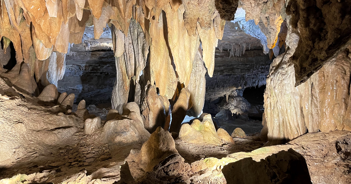 This Enchanting Cave In Missouri Is One Of The State's Most Epic ...