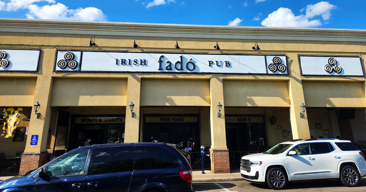 People Drive From All Over Ohio To Dine At This Iconic Irish Restaurant