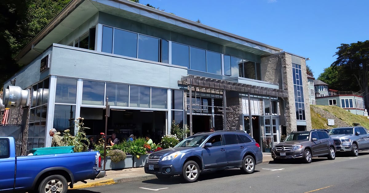 This No-Fuss Restaurant In Oregon Is Where Your Seafood Dreams Come True