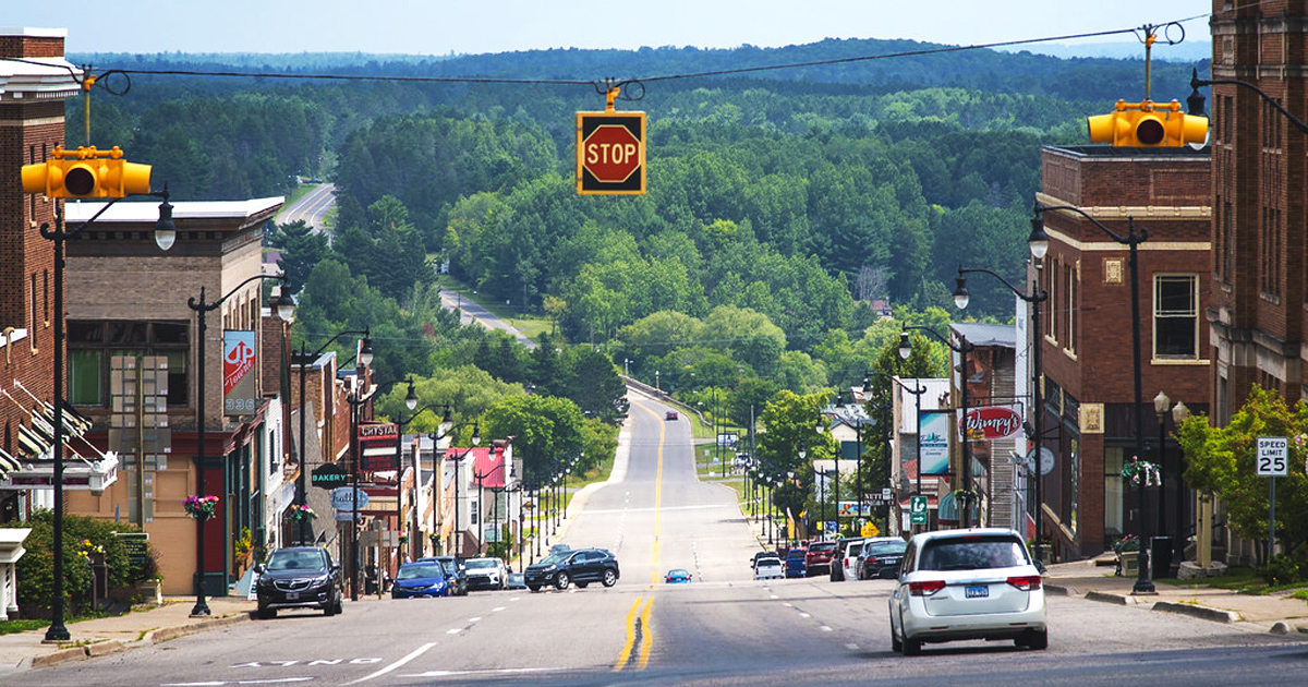 This Stunning Small Town In Michigan Is The Perfect Place To Escape ...