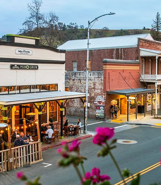 picturesque town california small ftr