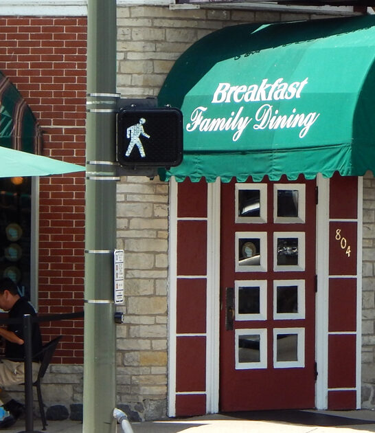 popular omelet restaurant wisconsin ftr