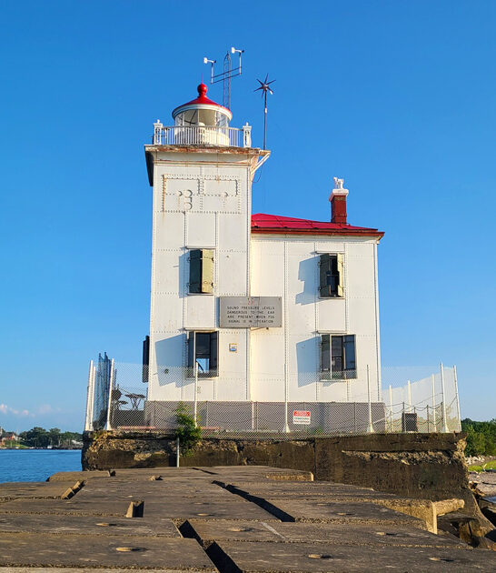 postcard worthy ohio lighthouses ftr