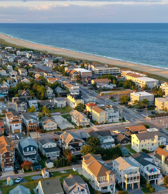 quiet beach town delaware ftr