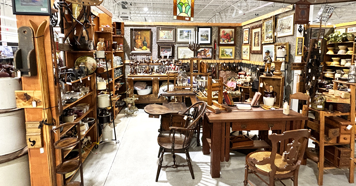 8 Enormous Antique Stores In Illinois Where You Can Lose Yourself For Hours
