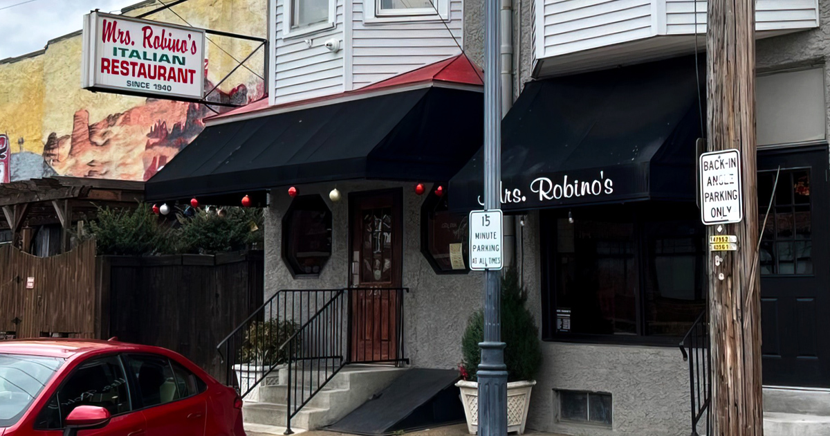 This Old-School Restaurant In Delaware Has A Chicken Parmesan Famous ...