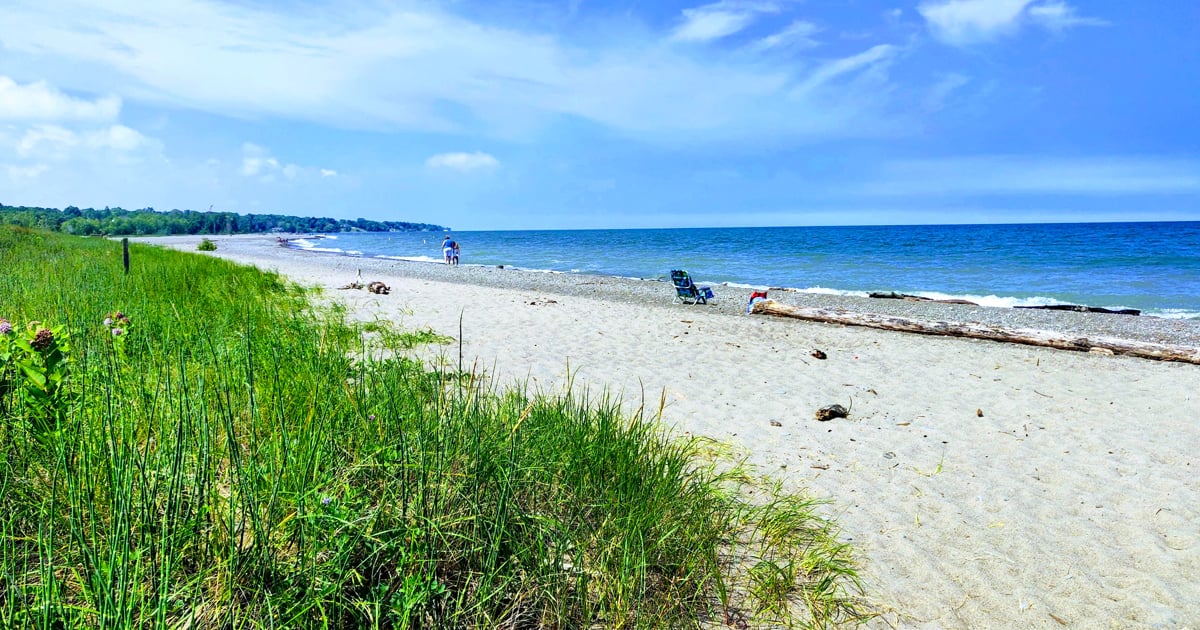 This Scenic Beach In Ohio Will Transport You To A Tropical Paradise