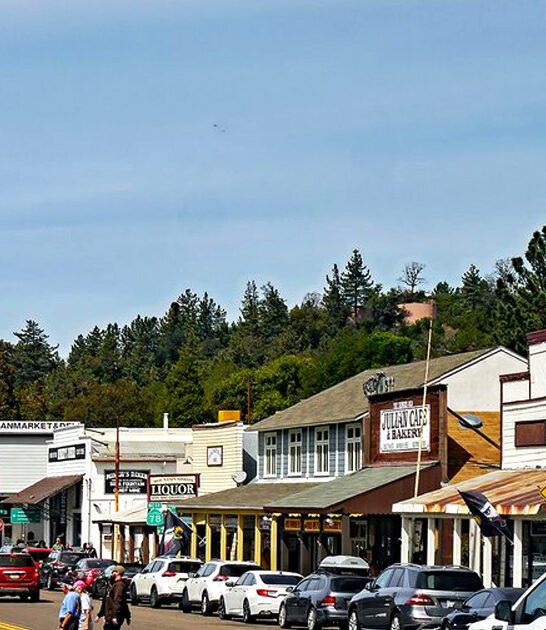 scenic mountain california town ftr