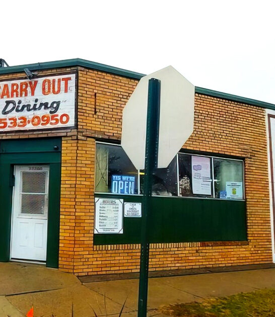 seafood restaurant michigan locals ftr