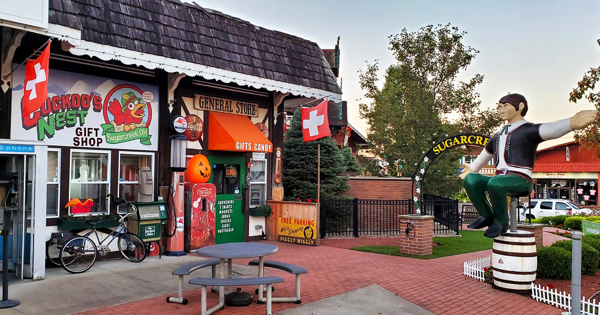 This Picturesque Town In Ohio Where You Can Live On Nothing But Social ...