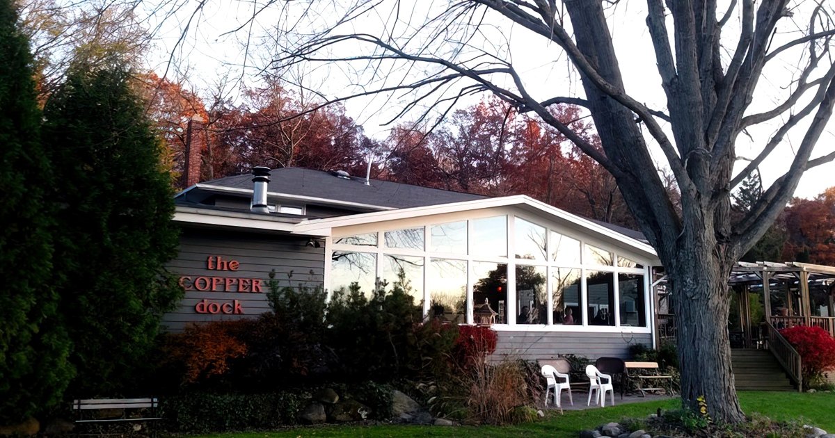 The Lakeside Supper Club In Wisconsin Locals Swear Has The State’s Best ...