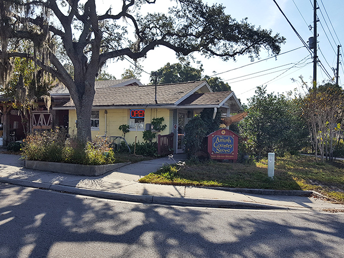 The unassuming exterior of the Amish Country Store in Largo might not scream "culinary destination," but that red fence and humble sign have become a beacon for food pilgrims.