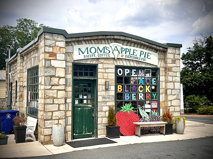 This charming stone cottage isn't just a bakery&mdash;it's a pilgrimage site where the giant strawberry sculpture stands guard over Virginia's pie paradise.