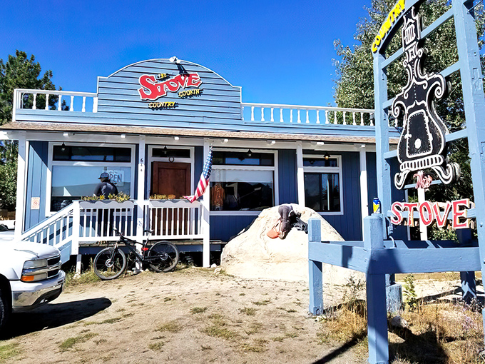 The blue beacon of breakfast bliss! This unassuming mountain cabin-turned-diner has skiers and hikers making pilgrimages just for a taste of morning magic.