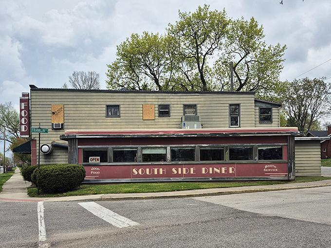This corner spot has been luring hungry travelers off the main drag since forever&mdash;resistance is futile.