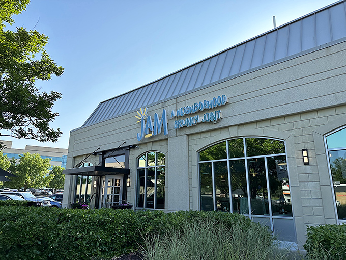 The bright blue JAM sign welcomes hungry patrons like a breakfast beacon in the suburban wilderness of Ellicott City.