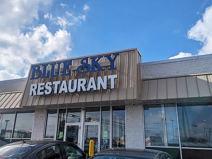 The unassuming exterior of Blue Sky Restaurant stands like a breakfast beacon along Elyria's busy thoroughfare, promising simple pleasures within its modest walls.