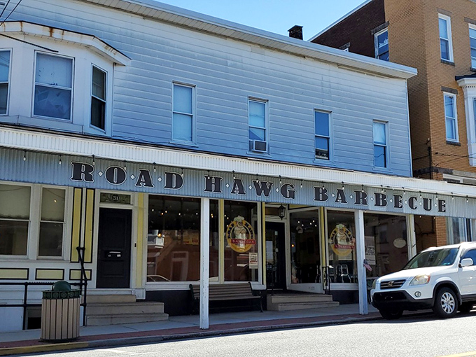The cartoon pig chef on Road Hawg's storefront isn't just cute&mdash;he's making a bold promise that this Dillsburg joint takes its barbecue seriously.
