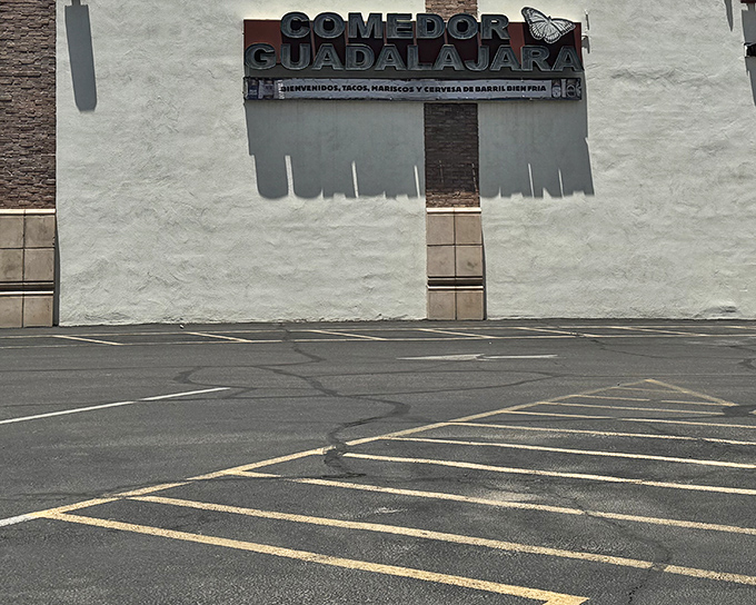 The unassuming exterior of Comedor Guadalajara stands like a culinary lighthouse, beckoning hungry travelers from across Arizona with promises of authentic flavors.