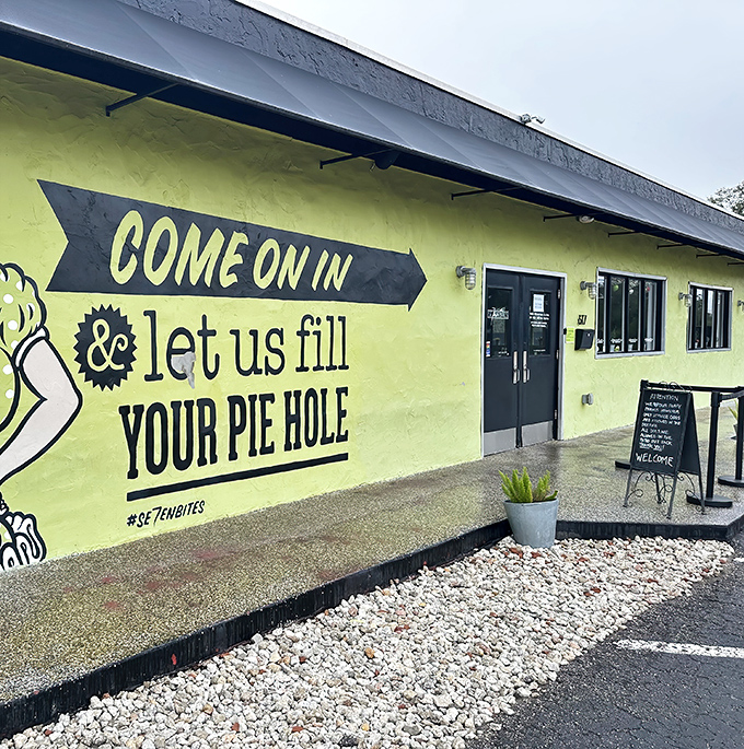 The lime-green exterior practically shouts "Come on in!" with its cheeky invitation to fill your pie hole. Florida sunshine and comfort food await.