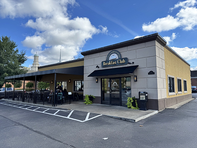 The Breakfast Club's unassuming exterior hides culinary treasures within, like finding a secret breakfast society in Lebanon's charming downtown.