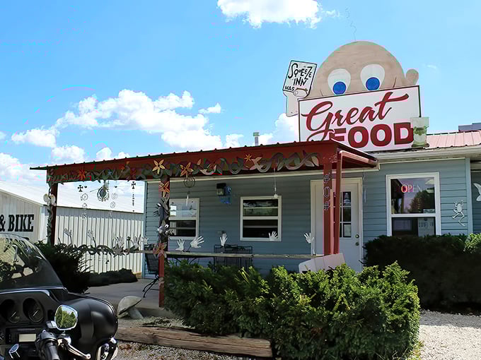 The unassuming exterior of Squeeze Inn proves once again that the best food often hides in the most modest packages. Great food, indeed!