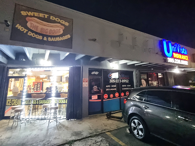 Sweet Dogs lights up the Miami night like a beacon for the hungry, its wooden fa&ccedil;ade and neon signs promising frankfurter nirvana.